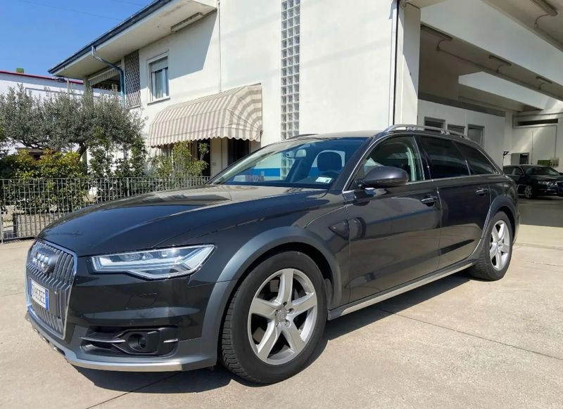 Audi A6 Allroad • 2017 • 218,000 km • € 11900 EUR - Carros.com